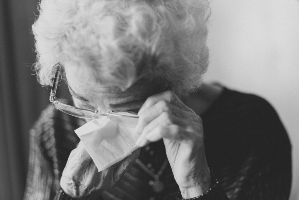 Early Dementia Red Flag Found in the Way You Walk — Watch for This ...